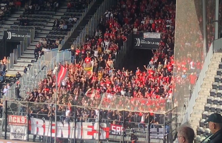 Angers - Stade rennais : l’incroyable soutien des supporters rennais au ...