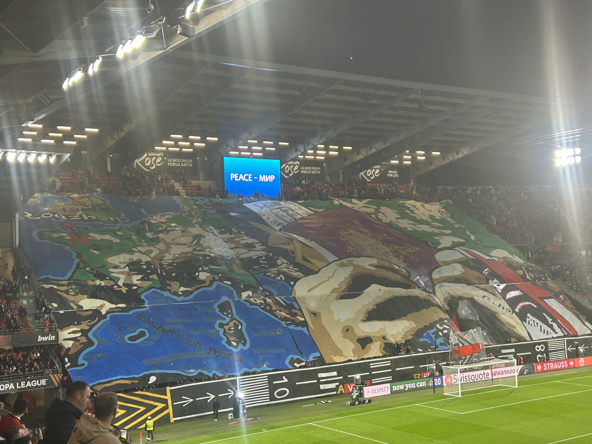 Stade rennais-Panathinaïkos : le tifo du RCK en image - Stade Rennais ...