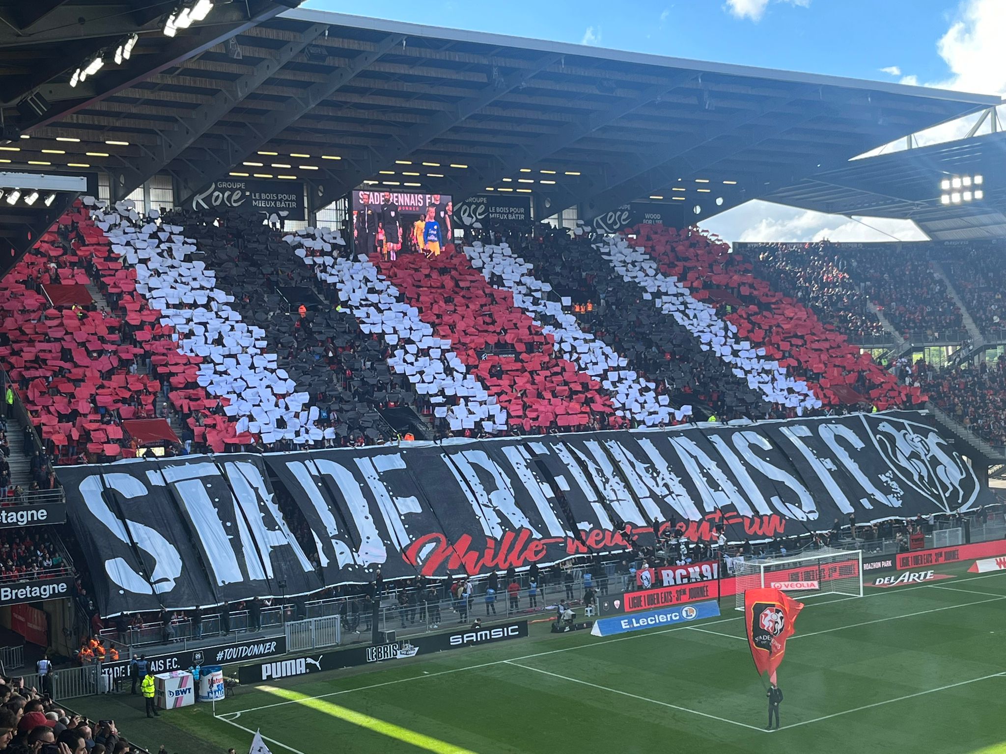 Stade rennais - Brest : le tifo déployé avant le derby ! - Stade ...